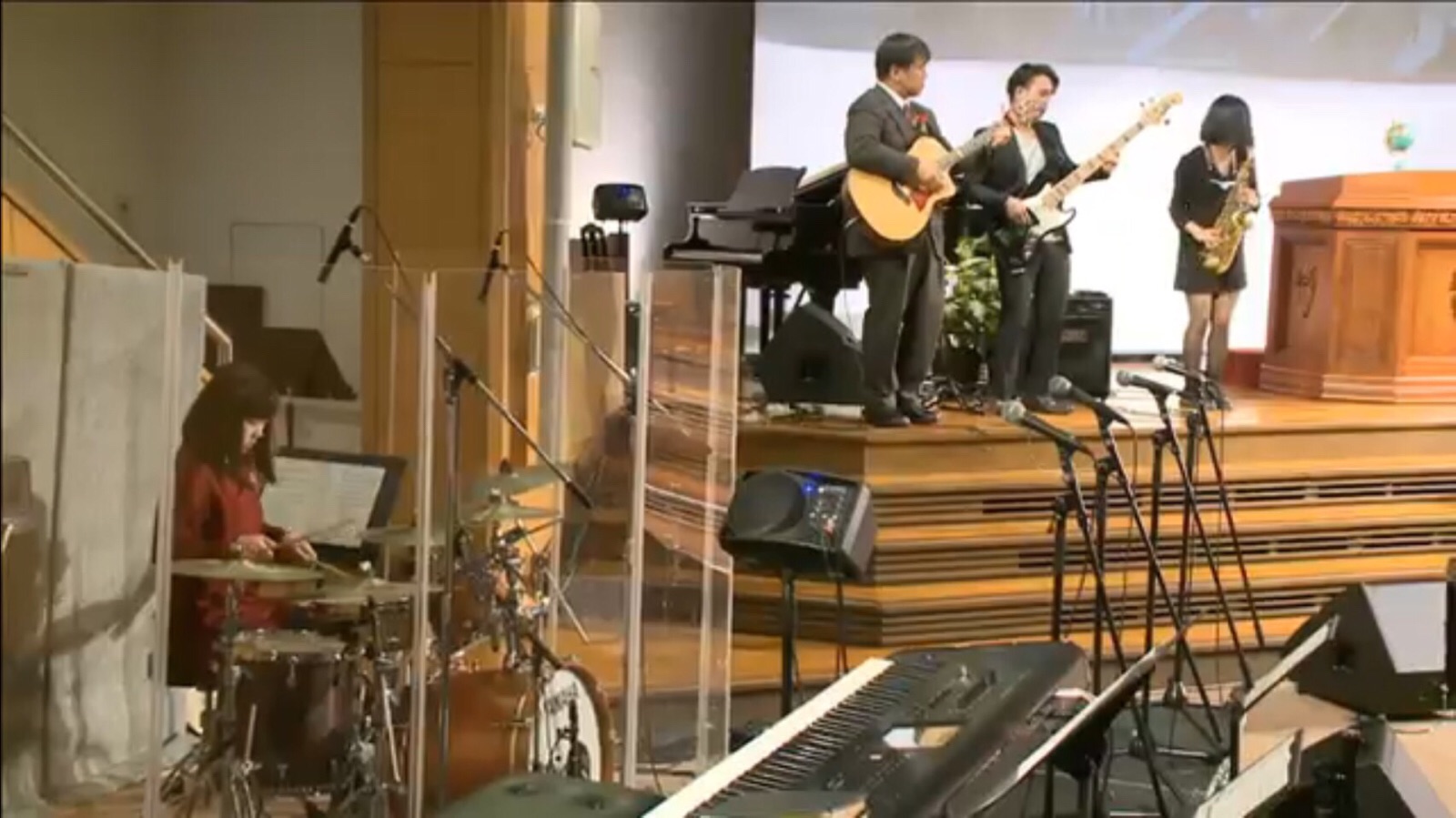 Pastor David Maeda and Maeda Sarah Family Band of Yokosuka Church ...